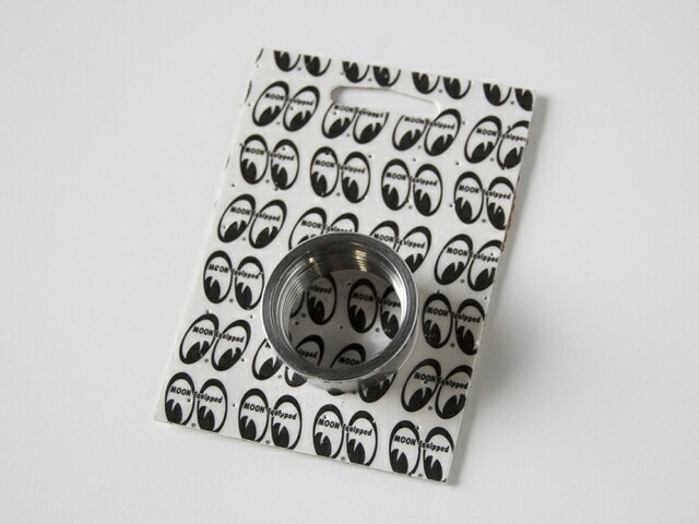 ブランド: MOON Custom Cycle Shop適合車種: 汎用材質: アルミ'Chopper Cap' や 'MOON Spinner Cap' と合わせてご使用頂けるアルミバングです。バングサイズ:外径37mm / 高さ16mm...