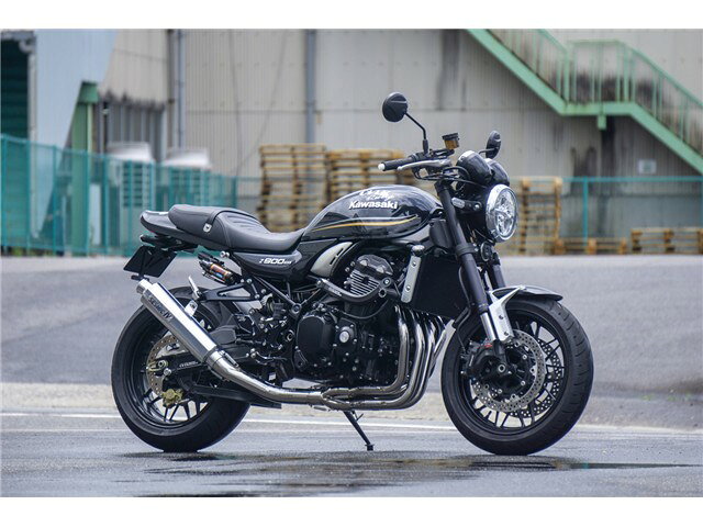フルエキゾーストマフラーステンエキパイ:φ38.1ステンテールパイプ:φ60.5アルミサイレンサー:350mm(SESMIC-IV)音量:96dB(近接)/81dB(加速)重量:7.0kg(STD:11.7kg)政府認証品マフラー(対応型式...