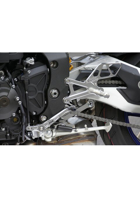 適応車種 : YAMAHA / MT-10(-21)JAN:4539770116148掲載画像はシルバー仕上げですが、こちらの品番はブラックアルマイト仕上げの商品になります。4ポジション・ブラックアルマイト仕上げ・STDマスター/スイッチ使...