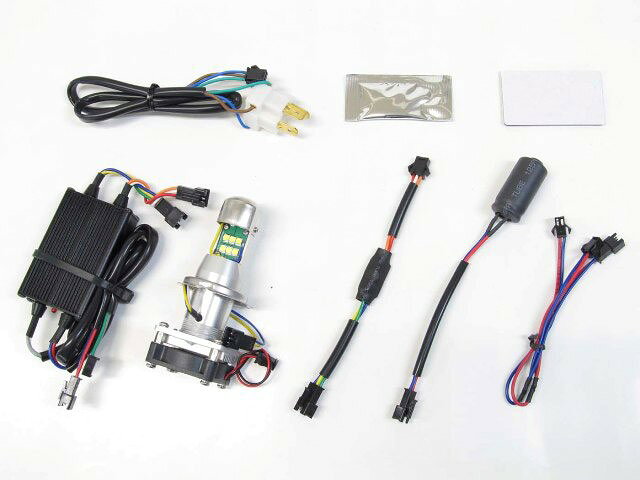 ●常にフルパワー点灯を可能にしたLEDヘッドライトバルブキット 「極太アルミ無垢材」「ヒートシンク」「防水冷却ファン」という3つの組み合わせにより、効率よく熱を逃がし、常にフルパワー点灯を可能にしました。 ●ハロゲンバルブよりもさらに明るく...