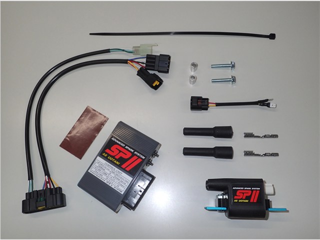 製品の取り扱い注意事項 （ご使用の前に必ずお読み下さい） ● 取扱説明書は、製品を破棄されるまで、お手元に保管して下さい。 ● 取扱説明書に反した使用により損害が発生した場合、当社はその賠償の責を負いません。 ● 本製品は、レース専用部品の...