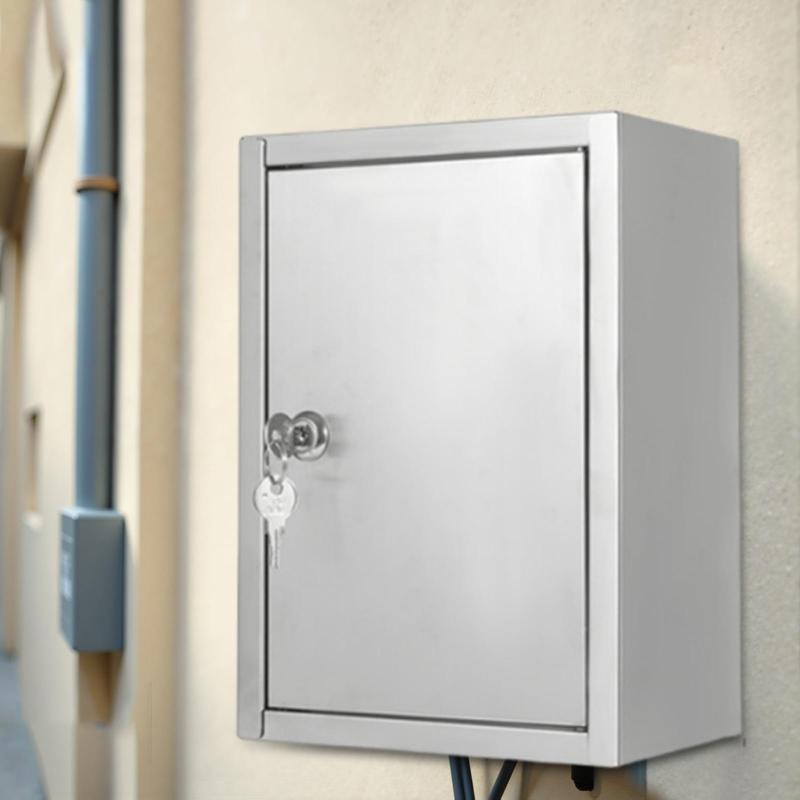 説明: 【屋内・屋外兼用】: 頑丈なステンレススチール製のこの屋外用電気ボックスは、厳しい気象条件にも耐えられるように作られており、屋内と屋外の両方の設置に最適です。【広々とした多用途デザイン】: 大きな開口部と、2つのソケットと1つの電気...