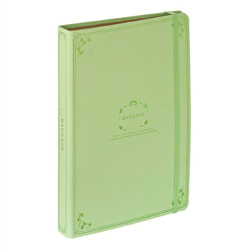 商品名BAGGAGE（バゲッジ） KG判2段サイズ JPL2-80-1-G グリーン 商品番号JPL2-80-1-G 仕様本体寸法：タテ235mm×ヨコ187mm×背幅30mm 表紙：紙貼表紙 インデックス付ポケット厚手クラフト紙製 ポケッ...