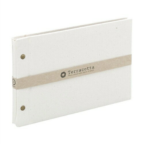 商品名Terracotta【テラコッタ】外ビス式フリーアルバム/A5/ホワイト TER-A5F-120-W 商品番号TER-A5F-120-W 仕様本体サイズ：タテ160×ヨコ237×背巾18mm 表紙：布地表紙台紙：A5サイズ・プラコート...