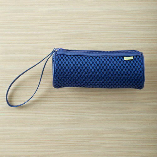 ネイビーブルー ペールピンク グリーン 商品名Messhy ペンギン／ペンケース 商品番号MY-3581-15 規格 カラーネイビーブルー 仕様 ■サイズ：60×210×60mm＜素材＞メッシュ本体：ポリエステルジッパーの縁、ストラップの持...