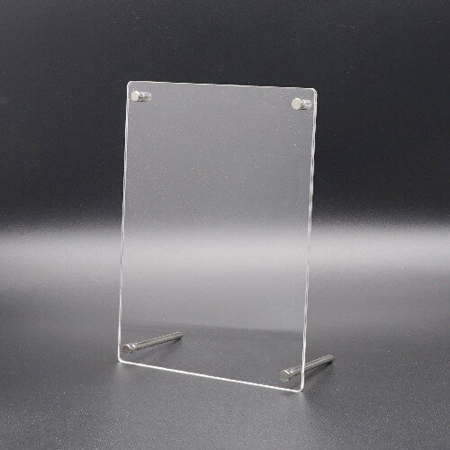 商品名 アクリルフレーム ライト ポスト判 商品番号 AF-LGT-P 仕様 ■外寸：145 x 195 x 18mm（ビス含む） ■内寸：115 x 165mm ■重量：130g ■パッケージ：専用段ボール箱 ■柄：無地 ■本体：アクリル...