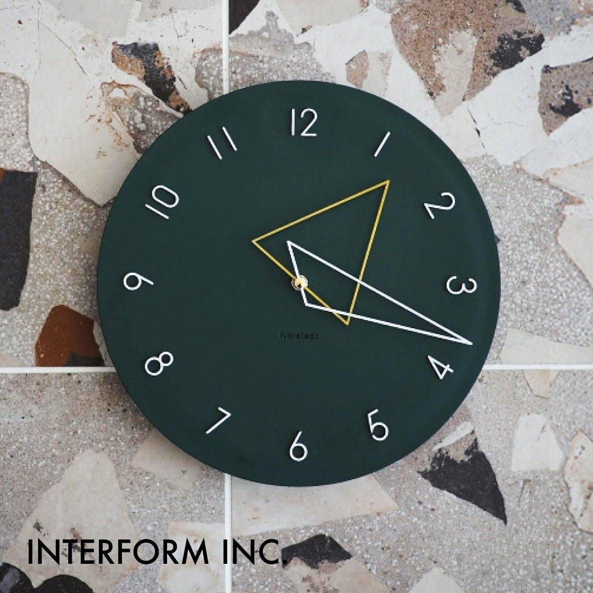 ジオメトリックな針が目を惹く遊び心にあふれたウォールクロック。 大小の三角形で表した長針と短針の重なりが、時間が進むにつれて変化します。 COLOR VARIATIONS 商品名 Kolmio コルミオ 型番 CL-4342GN カラー グ...
