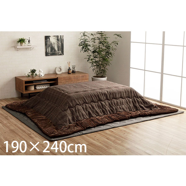 ■ 商品スペックツイード生地を使用したチェック柄のモダンなこたつ掛け布団です。薄手なので折りたたんでもかさばらず、コンパクトに収納できます。裏地はあたたかなフランネル素材を使用しています。洗濯機使用不可。(手洗いOK)サイズ190×240c...