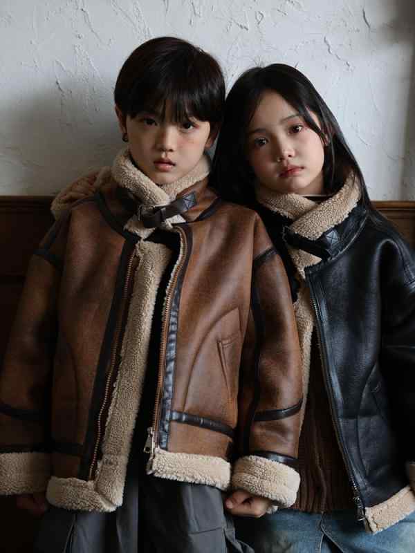 ・性別: ユニセックス・対象年齢: 8歳以上、140cm以上・ネックライン: 襟付き・スタイル: 韓国風・厚さ: 厚手・生地加工: 柔軟加工・フード: なし・デザイン要素: 配色・袖丈: 長袖・生地名: 複合素材・裏地素材: ポリエステル・...