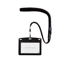 ●名刺のストックができるダブルポケット　●スライド式でカードが出し入れしやすい　●吊り下げひもの長さ／幅約10mm×約90cm　●色／黒　●金属フック式　●材質／ケース：レザー調PVC　●ケース外寸／W103×H80mm　●2ポケット　●カ...