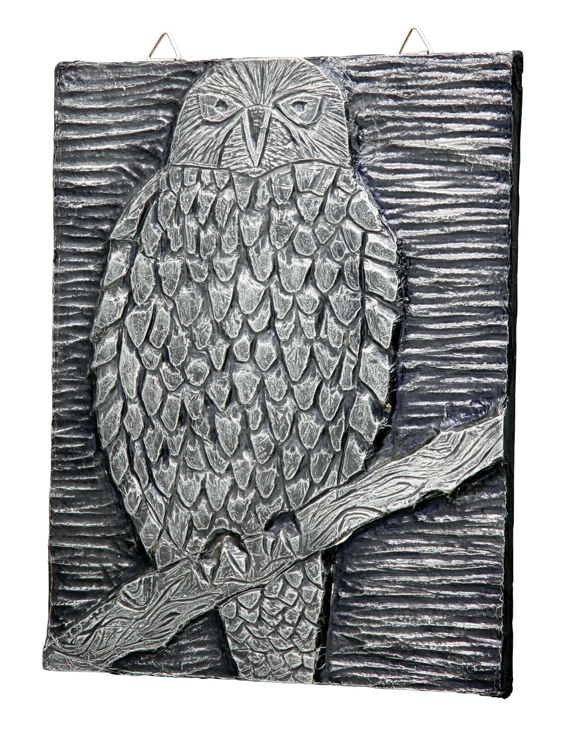 ■やわらかくて彫りやすい彫刻専用板を使用、石膏板のように削り粉が出ず作業がスムーズです。ご注文20コにつき仕上げ液といぶし液を各1本サービス！白彫板：245×180×10mm、着色済メタル箔(アルミ)：275×230mm白彫板（245×18...