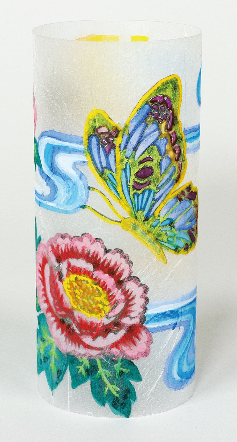 和紙の風合いを活かした美しいランプシェード商品サイズ／完成サイズ φ85×210mm1個重量／37g材質／セット内容／雲龍紙貼りPETシート 290×194mm×1、黒ラシャ紙 180×260mm×11個梱包形態／袋入りzaikoE