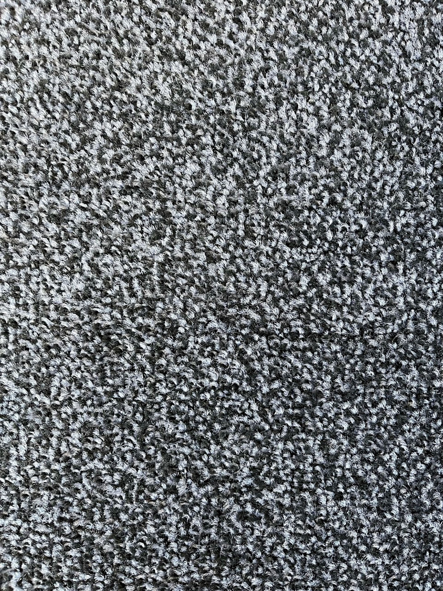 リサイクル素材を使用した地球にやさしいマットです。従来の塩ビ製に比べて波打ちしにくく、つまずきにくい安心設計です。ドラム式洗濯機・乾燥機使用可能。商品サイズ／600×800×9mm1個重量／1300g材質／表地ポリエステル100%（PET再...