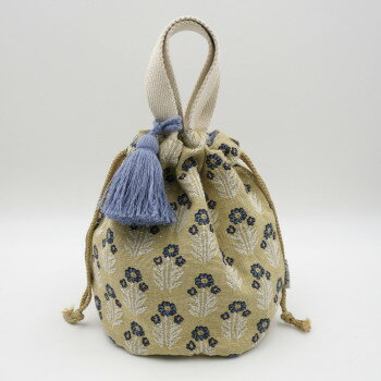 ※北海道・沖縄・離島への配送は、 別途送料がかかる場合がございますので、予めご了承くださいませ。 ご注文後3〜4営業日後の出荷となります ちょっとしたお出かけにぴったりな巾着バッグです。サイズ25×28×19cm個装サイズ：30.0×13....