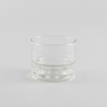 ※北海道・沖縄・離島への配送は、 別途送料がかかる場合がございますので、予めご了承くださいませ。 ご注文後5〜6営業日後の出荷となります 根っこの成長を観察できる植木鉢です。鉢の底には根腐れ防止の穴が開いているので植物にもやさしいデザイン。...