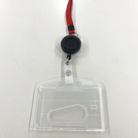 伸びるリールクリップ付で、セキュリティドアもラクラク解除！負荷がかかるとループがはずれる安全機能付。リングを引くとお好みの長さに調節できます。ダブルポケット（裏面外使い1枚、表面内使い1枚）。・吊り下げ名札・ハード・リング式・ループ色：赤・...
