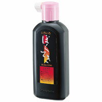 伝統と技術を注いだ高精度の墨汁。※キャップの色は選べません。（ピンク・青・白・黄・緑のいずれかとなります）・内容量：180mL