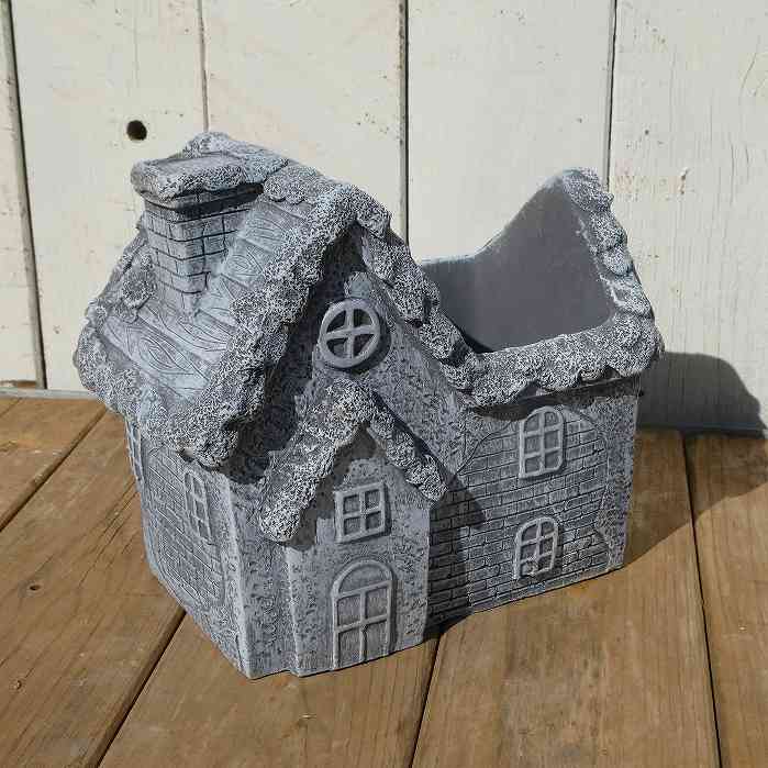 鉢 メゾンポット KM34BK テラコッタ ハウス 多肉植物の寄せ植えに デルキ　250215 . ハウス型の植木鉢です。アンティークな雰囲気が素敵です。底穴空いていますので植え込み可能です。多肉植物の寄せ植えにもお勧めです。 サイズは、幅...