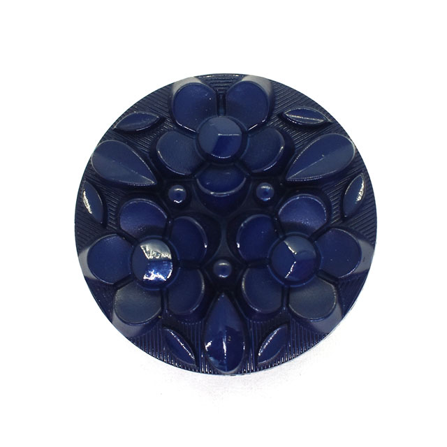 【素材】ナイロン【商品の特徴】小さなお花が彫刻されているように模様が浮き上がったデザインです。角度によって模様がはっきりしたり光沢感が出ます。軽量なのでイヤリングなどにご利用いただいても邪魔しません。サイズも豊富なので様々な用途にご利用いた...