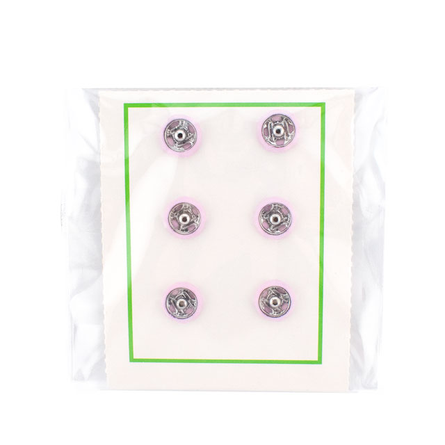 ●入数：6組入●素材：ポリエステル、ニッケル●サイズ：7mm【商品の説明】衣服をとめる用途で使われる、生地で包んだスナップボタンです。ボタンの周りが薄い生地で包まれているので、デザインの邪魔になりません。＜ご確認下さい＞・商品画像2枚目は、...
