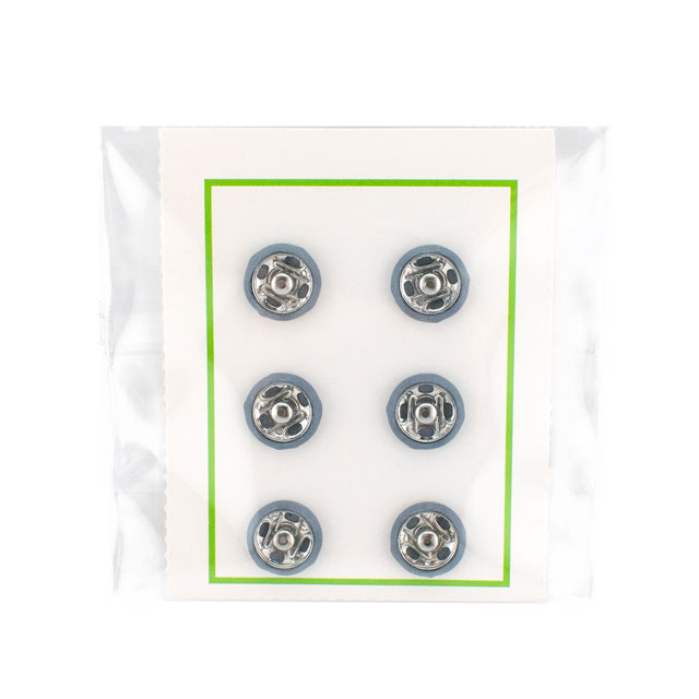 ●入数：6組入●素材：ポリエステル、ニッケル●サイズ：8mm【商品の説明】衣服をとめる用途で使われる、生地で包んだスナップボタンです。ボタンの周りが薄い生地で包まれているので、デザインの邪魔になりません。＜ご確認下さい＞・商品画像2枚目は、...