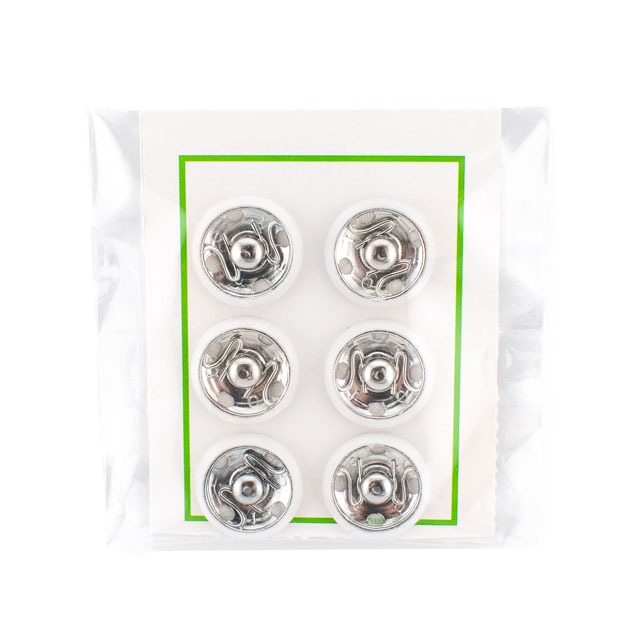 ●入数：6組入●素材：ベンベルグ（キュプラ）、ニッケル●サイズ：14mm【商品の説明】衣服をとめる用途で使われる、生地で包んだスナップボタンです。ボタンの周りが薄い生地で包まれているので、デザインの邪魔になりません。＜ご確認下さい＞・商品画...