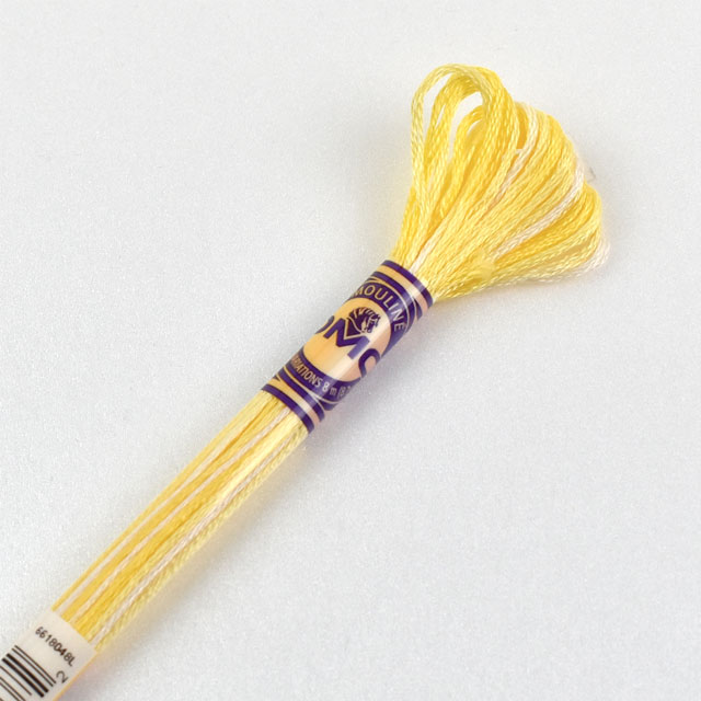 商品画像はサンプル画像のため、実物と色が異なります。目安としてご参照くださいませ。必ず色番号をご確認の上お買い求めください。●素材：綿100％●容量：長さ約8m、6本撚り●太さ：25番【商品の特徴】ひとつの糸で幅広い色彩を持つマルチカラーの...