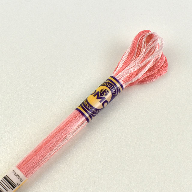 商品画像はサンプル画像のため、実物と色が異なります。目安としてご参照くださいませ。必ず色番号をご確認の上お買い求めください。●素材：綿100％●容量：長さ約8m、6本撚り●太さ：25番【商品の特徴】ひとつの糸で幅広い色彩を持つマルチカラーの...