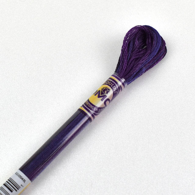 商品画像はサンプル画像のため、実物と色が異なります。目安としてご参照くださいませ。必ず色番号をご確認の上お買い求めください。●素材：綿100％●容量：長さ約8m、6本撚り●太さ：25番【商品の特徴】ひとつの糸で幅広い色彩を持つマルチカラーの...