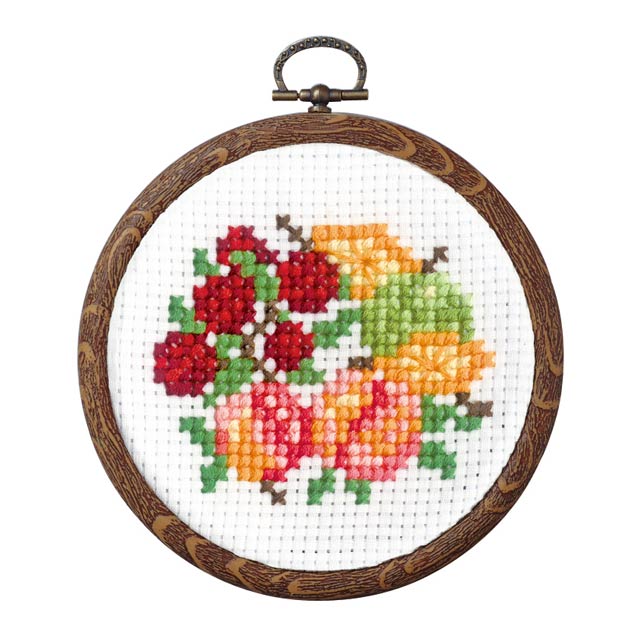 ●セット内容：25番刺しゅう糸、No.3000布 ジャバクロス中目、クロス針、おしゃれフープ、カラー図案付説明書●出来上がりサイズ：額内径約10.5cm●打込目数：9カウント／1インチ・約35目／10cm【商品の詳細】はじめての方でも楽しめ...