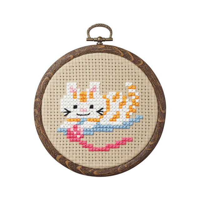 ●セット内容：25番刺繍糸、No.3000布（ジャバクロス中目）、クロス針、おしゃれフープ（額）、カラー図案付き説明書●フープ（額）サイズ：内径約10.5cm●制作所要時間の目安：約3〜4時間程度【商品の特徴】糸を×の形にクロスするように刺...