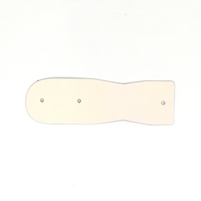 ●素材：牛革●サイズ：長さ約100mm×最大幅約30mm【商品の詳細】サスペンダーのゴムと牛革サスペンダーパーツ(P02)をジョイントするパーツです。カシメ、ホック、ギボシが付けられます。【ご注意】本革ですので水濡れにご注意ください。【ご注...