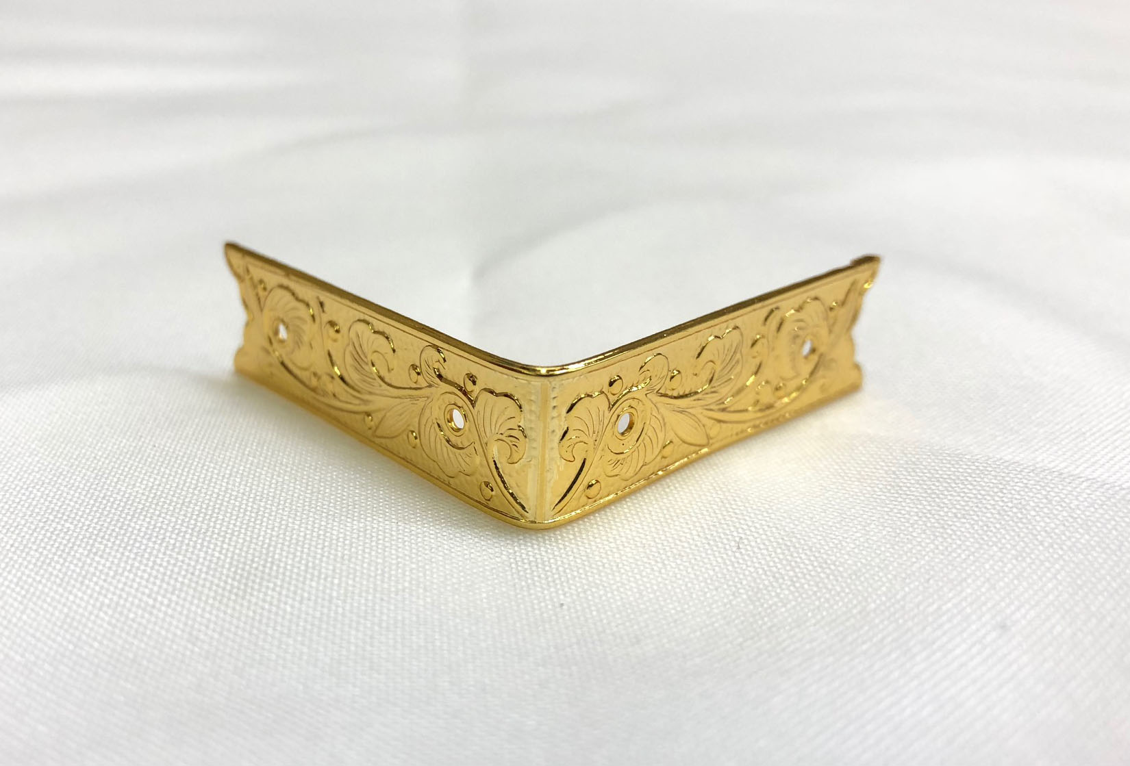 浅草 岡田屋布施神輿金具 No.23　4枚セットサイズ:横幅約72mm（36mm+36mm）　　　縦幅約10mm材質:真鍮製 神輿 金物 金具 錺 真鍮 アルミ パーツ 用品 模型 飾り 甲冑 神具 神棚 仏具 スチームパンク アクセサリー...