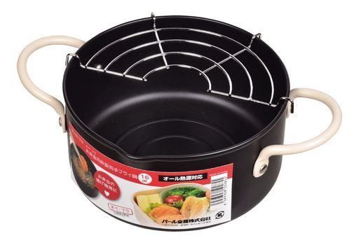 製品サイズ:(約)幅245x奥行165x高さ80mm 本体重量(kg):0.55 材質:本体/鉄(シリコーン樹脂塗装)、取っ手/鉄(焼付塗装)、アミ/鉄(クロムめっき) 原産国:中国 底の厚さ:1.0mm 満水容量:1.6L