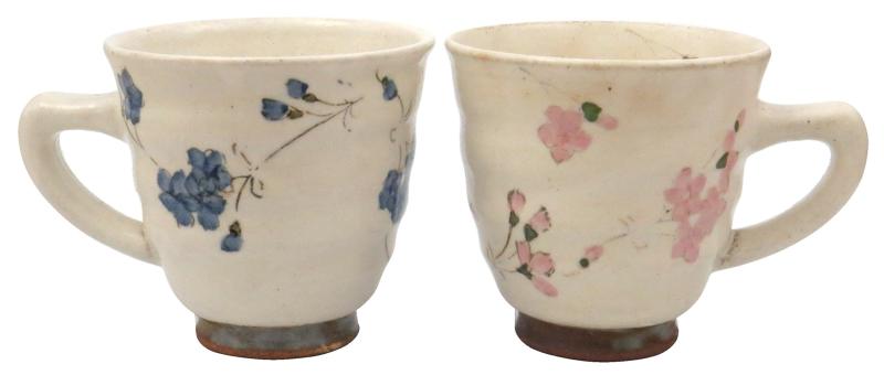 感器工房 東原窯 九重桜 ペア マグカップ (化粧箱入) 26117サイズ:約直径9×高さ8.6cm重量:1個約200g素材:陶器生産国:日本容量:約250mlセット内容:マグカップ(青)×1、マグカップ(赤)×1
