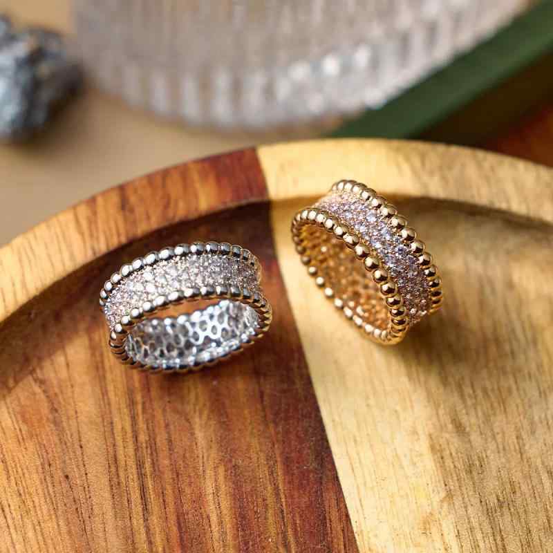 ・カテゴリ: 指輪、リング・素材: 銅・: ジオメトリック・加工技術: インレイ・装飾素材: ジルコニア・カラー展開: プラチナ、ゴールド・サイズ展開: 6号、7号、8号、9号、10号・トレンド要素: サークル・スタイル: 欧米風、ファッシ...