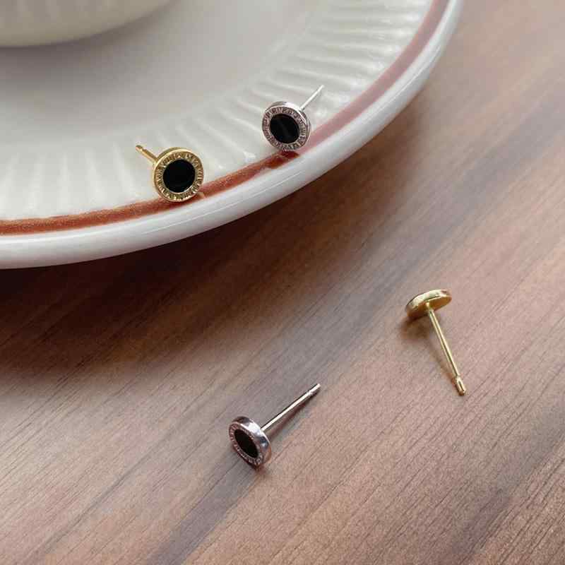 ・加工処理: 研磨・: アルファベット、数字、文字・カラー展開: ゴールド、シルバー・スタイル: シンプル、オフィスカジュアル・カテゴリ: 耳飾り・対象: ユニセックス