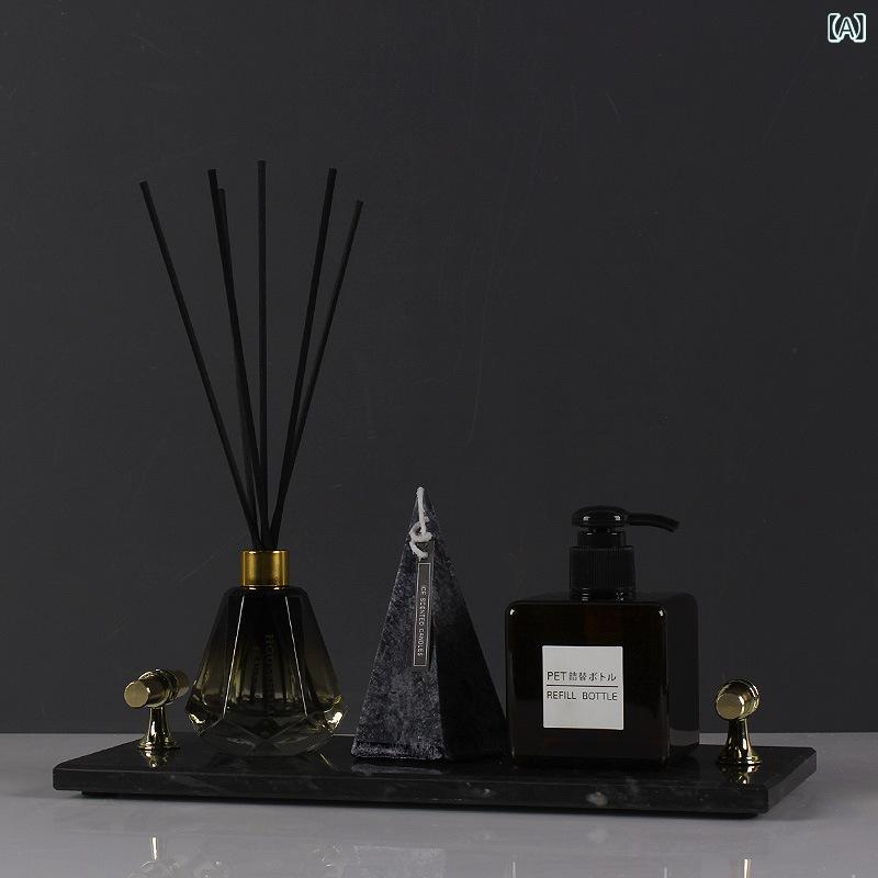 ・カラー展開: 画像組み合わせA、画像組み合わせB、大ラベル小分け用プラスチックボトル、小ラベル小分け用プラスチックボトル、テーパーアロマキャンドル、ティアドロップアロマ、ブラックマーブルトレイ、画像組み合わせC