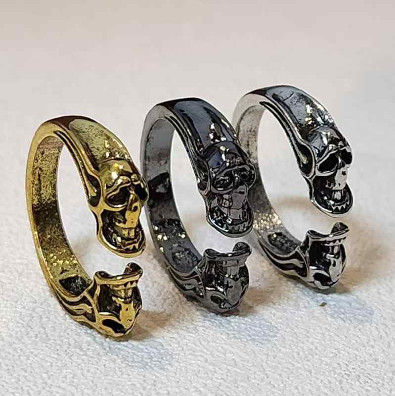 ・カテゴリ: 指輪・素材: 亜鉛合金・加工方法: 電鍍・カラー展開: アンティークシルバー、アンティークゴールド、ガンメタルブラック、ツートン・柄: スカル・スタイル: 個性風潮・対象: 男女兼用・カテゴリ: 指輪・素材: 亜鉛合金・加工方...