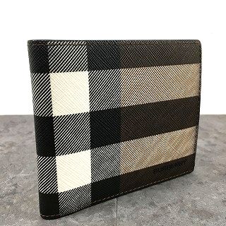 商品情報素材/材質PVC×レザーサイズ/寸法W11.5cm・H9.5cm・D1.5cm商品説明管理番号：200ブランド名：バーバリーランク：Sカラー：ブラウン×ブラック素　材：PVC×レザーサイズ：W11.5cm・H9.5cm・D1.5cm...