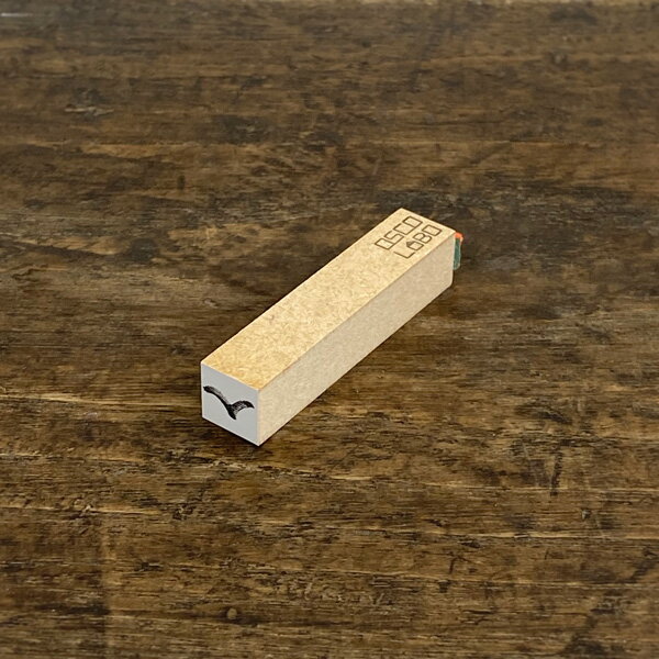 こちらの商品はメール便にてお届け出来ます。 ＜ 詳しくはこちら ＞OSCOLABO(オスコラボ)カタチ×ソラモヨウスタンプ とりなみ とりの造形がモチーフ お天気や自然の造形を モチーフにしたスタンプです。 こちらは鳥がモチーフ。 反対にし...