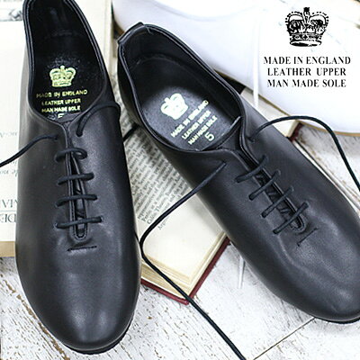 ※ご注文の際は、こちらもご確認をください。 ■商品説明 CROWN VIBRAM JAZZ SHOESクラウン ジャズ ビブラム レースアップ ◆素材・色 アッパー：牛革 アウトソール：VIBRAMソール WHITE BLACK ◆サイズ ...