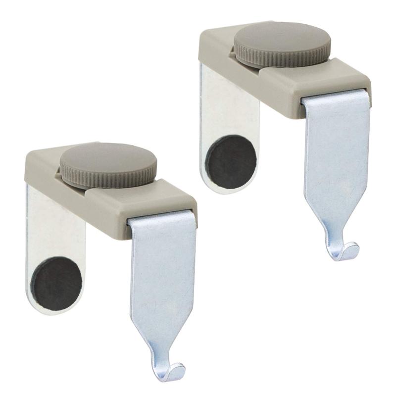 ライオン事務器 パ-ティションフック 2個 1組 PF-11【パーティション取付用】2個(1組)【耐荷重】4.5kg(1個あたり)【はさみ厚】45~75mm調整可能【材質】スチール・クロムメッキ仕上【奥行調整】工具不要複数店舗にて販売をして...