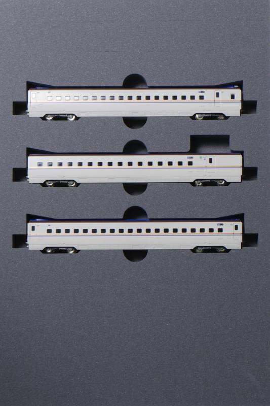 KATO Nゲージ E7系北陸新幹線 かがやき 増結セットA 3両 10-1981 鉄道模型 電車KATOのNゲージ車両、E7系北陸新幹線「かがやき」増結セットA (3両)です。ワンモーションラインと呼ばれるE2系新幹線の流れを継ぐ先頭部形...