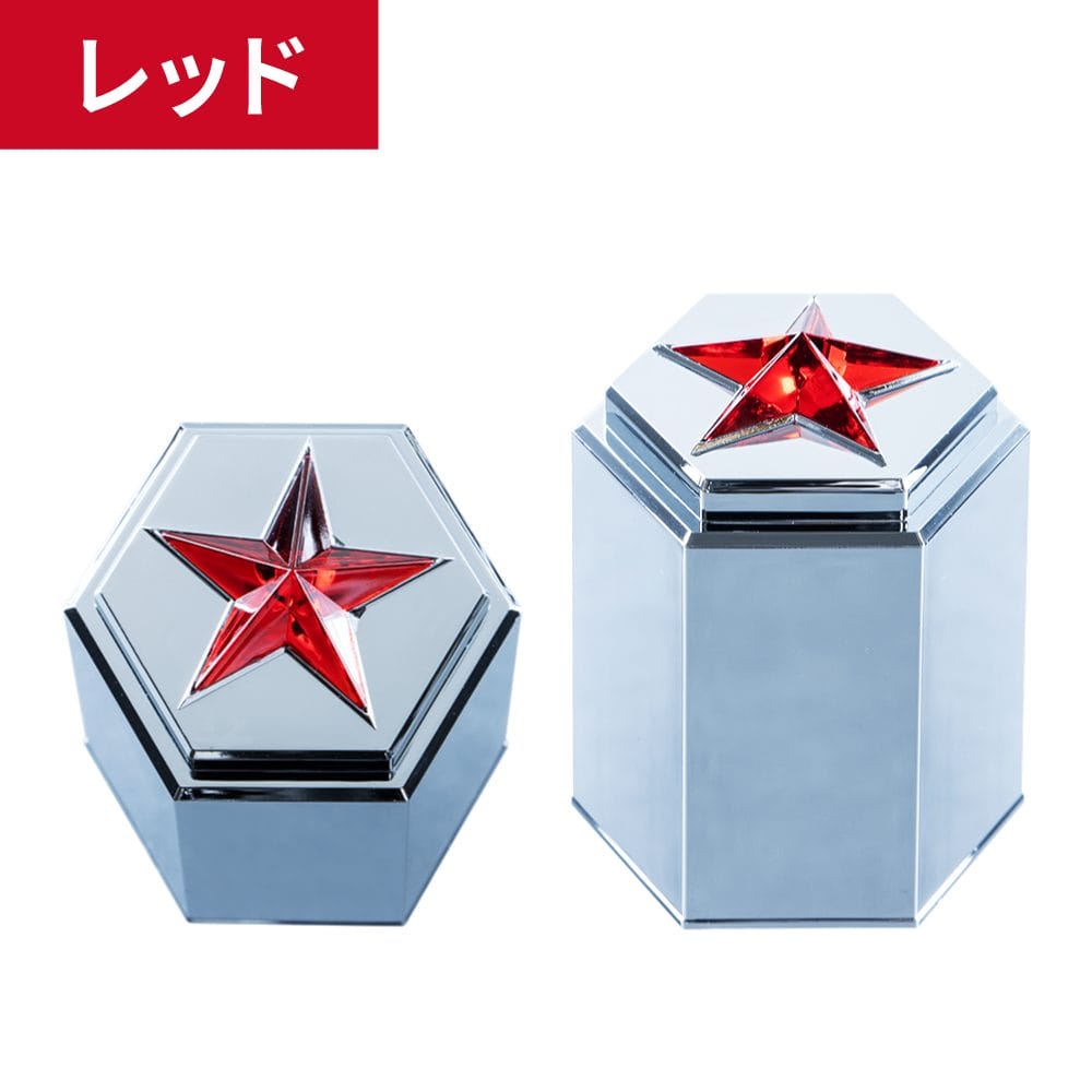 トップ部分に星型アクセサリーをあしらったナットカバー!オシャレトロなデザイン!ナットの保護や錆隠しにも最適!!足元を素敵に演出できます!●材質 樹脂/クロームメッキ ●形状 角型 ●色 レッド ●全高(mm) 60 ●適合ナット 41 ●適...