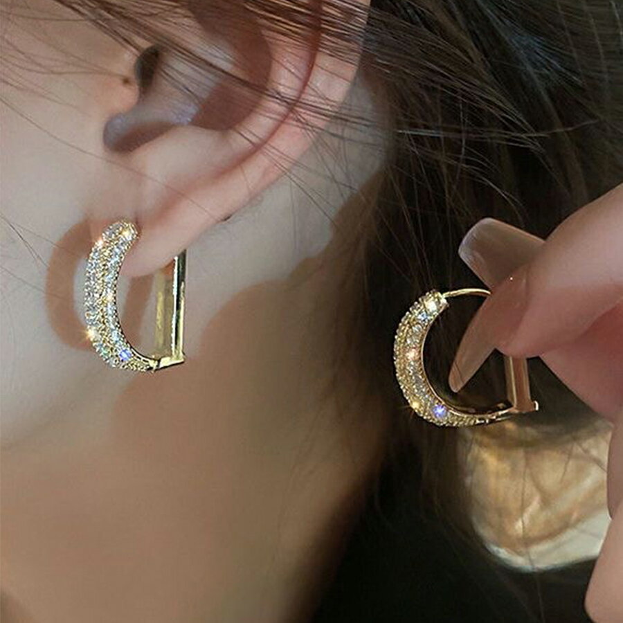 アイテム説明 商品説明 パカっと開いて装着するキャッチレスピアス。 キレイめファッションにはもちろん、 オフィスやデイリーでもお使い頂けるアイテムです。 素材 合金,ジルコニア,ポスト部分:S925中国製 カラー ゴールド,シルバー サイズ...