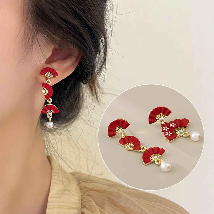 アイテム説明 商品説明 扇子デザインが個性的で存在感抜群。コーデのアクセントに◎ 普段使いはもちろん、お呼ばれシーンやイベント パーティーシーンにもぴったりです。 素材 合金,ポスト部分:S925中国製 カラー レッド サイズ ［FREE］...