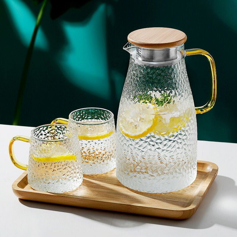 商品名セット内容（ガラスポット1pcs＋コップ2pcs）カラー写真通りサイズ2000mlご注意事項商品写真はできる限り実物の色に近づけるよう加工しておりますが、お客様のお使いのモニター設定、お部屋の照明等により実際の商品と色味が異なる場合が...