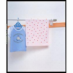 ■かもい、なげしを利用して、室内のものほし竿受けにできます ※1個売りとなります。初めて使用する際は2つご購入くださいサイズ：幅5×高さ10×奥行6cmかもい、なげしを利用して、室内のものほし竿受けにできます