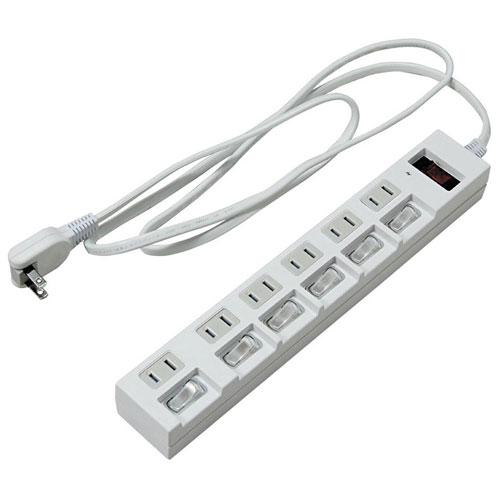 ■ACアダプターも楽に接続Y02BKS672WHコード長：2mアンペア数：0A差込口数：6口差込方向：上挿しUSBポート数：0口プラグ形状：スイングプラグアース：-ノイズフィルタ：-マグネット：-一括スイッチ：○個別スイッチ：○雷ガード：○...